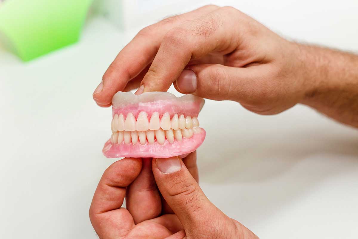 Flexible and Removable Dentures | dentalxpertskochi.com